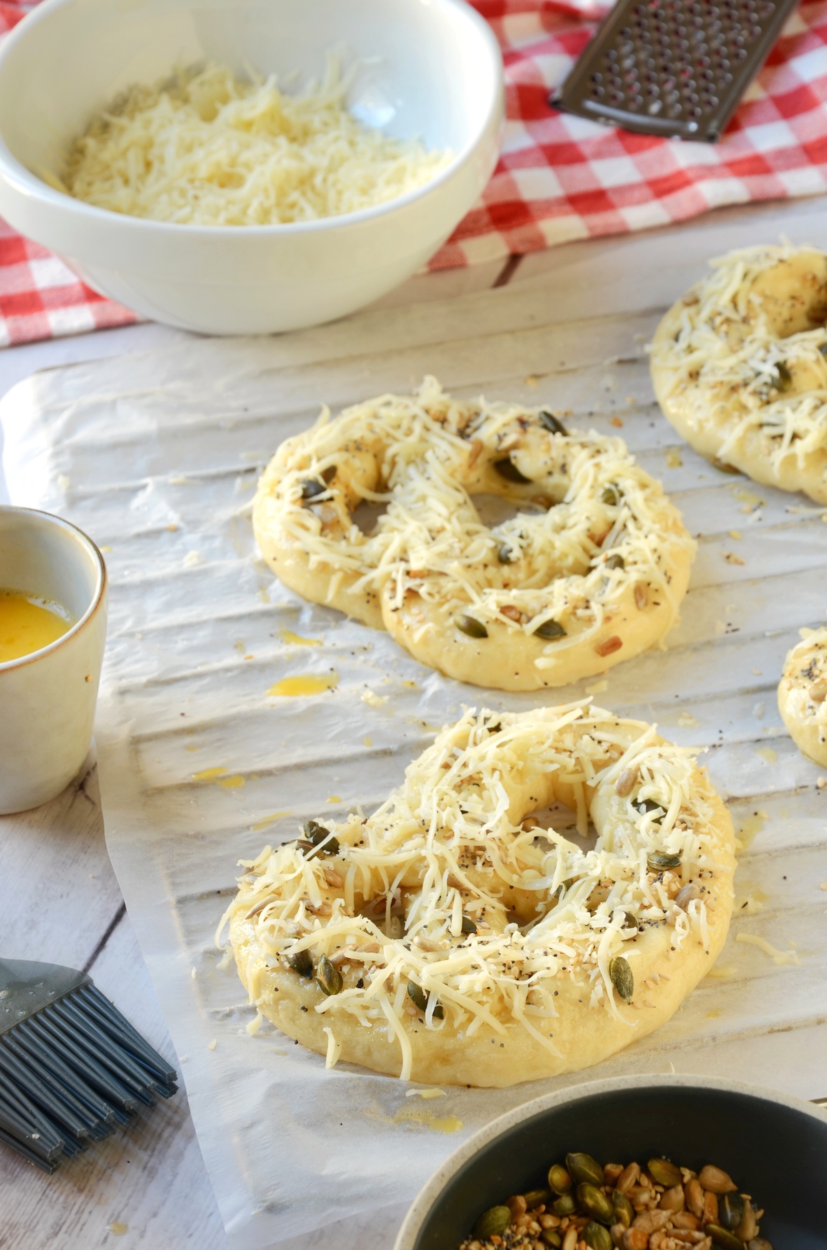 Recette bretzel alsacien facile au fromage - Cuisine maison Clem