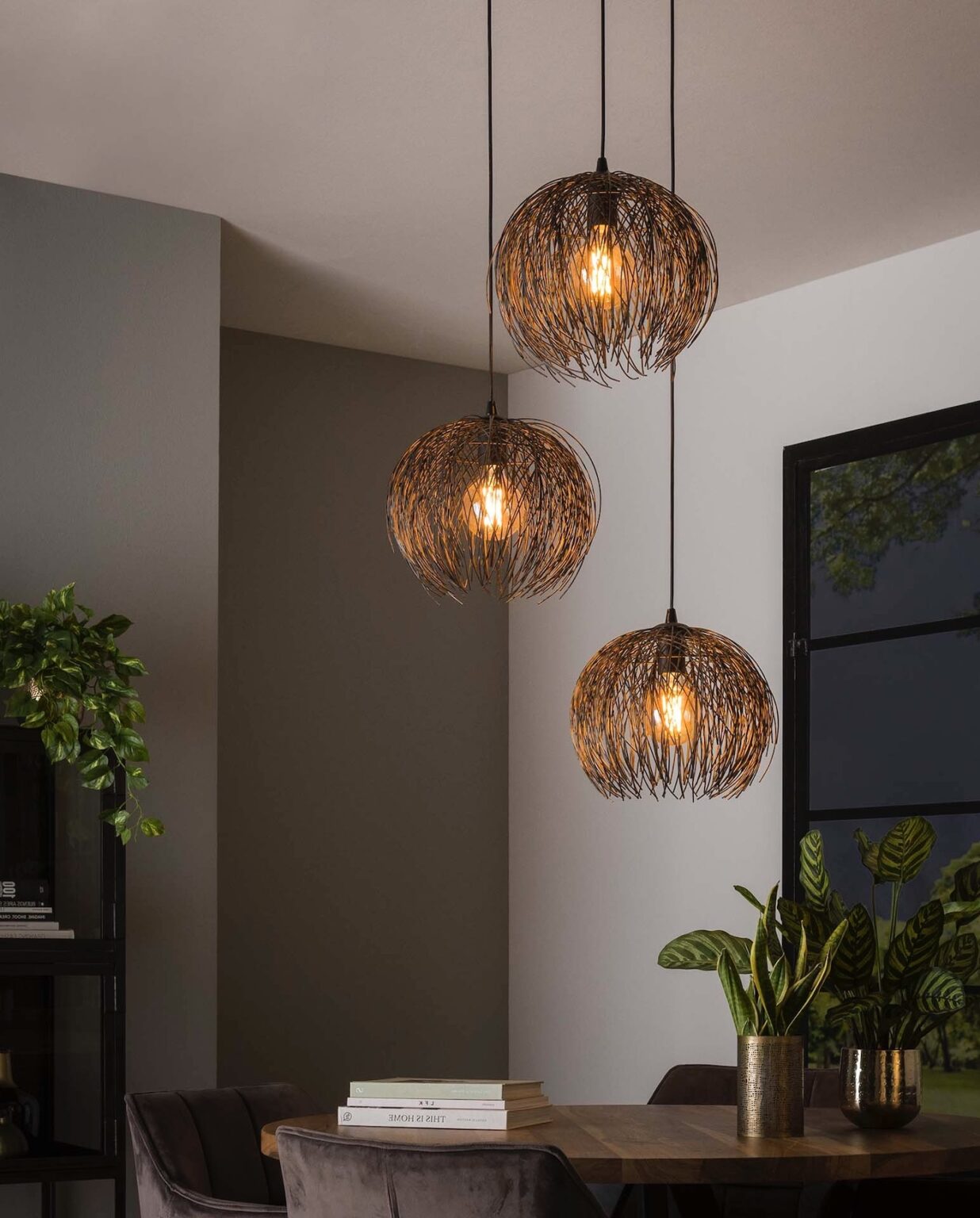 Comment choisir vos lustres et suspensions design pour un salon de ...